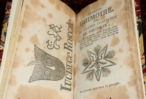 LE GRAND GRIMOIRE AVEC LA GRANDE CLAVICULE DE SALOMON
